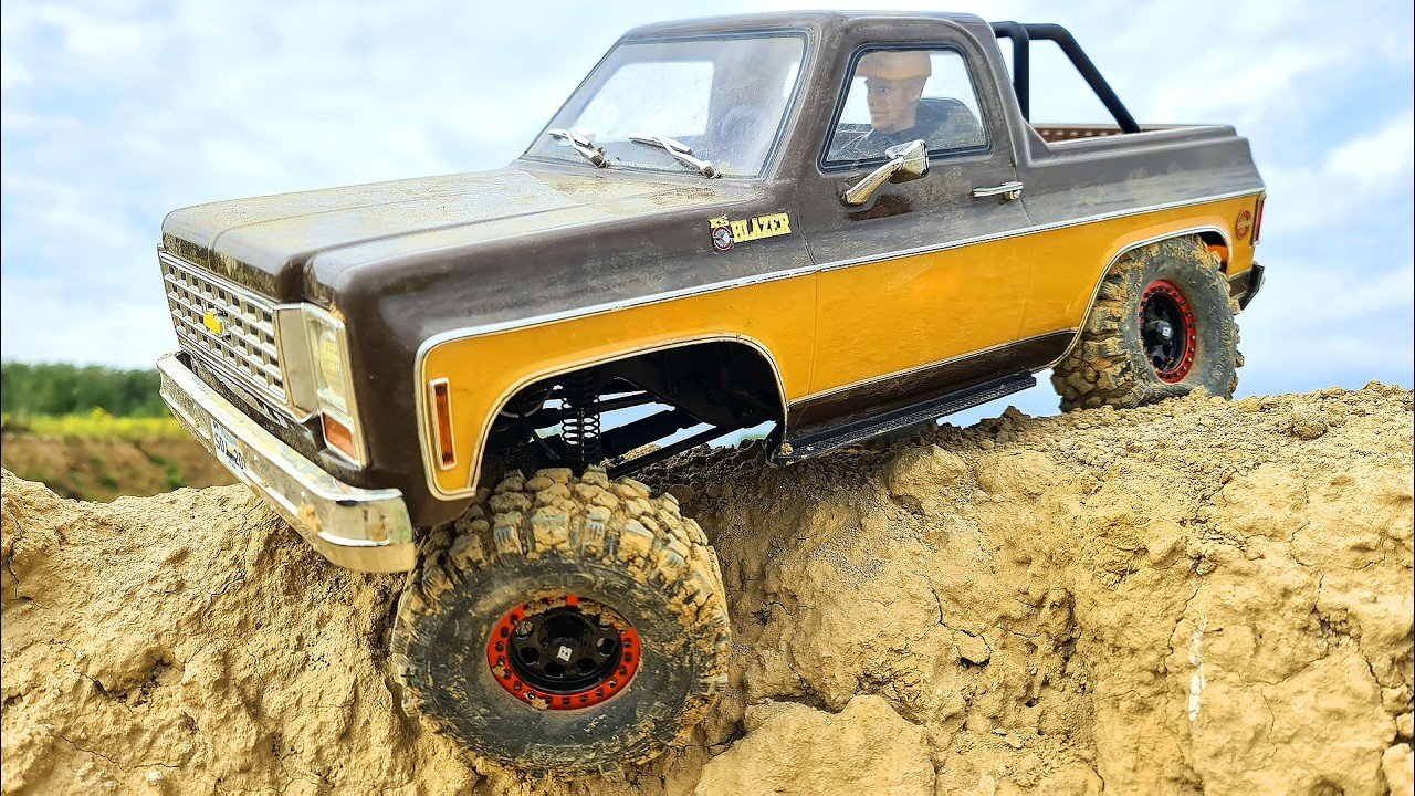 Chevrolet K5 Blazer RC CAR | FMS FCX10 Upgrade And Off-Road Test ...