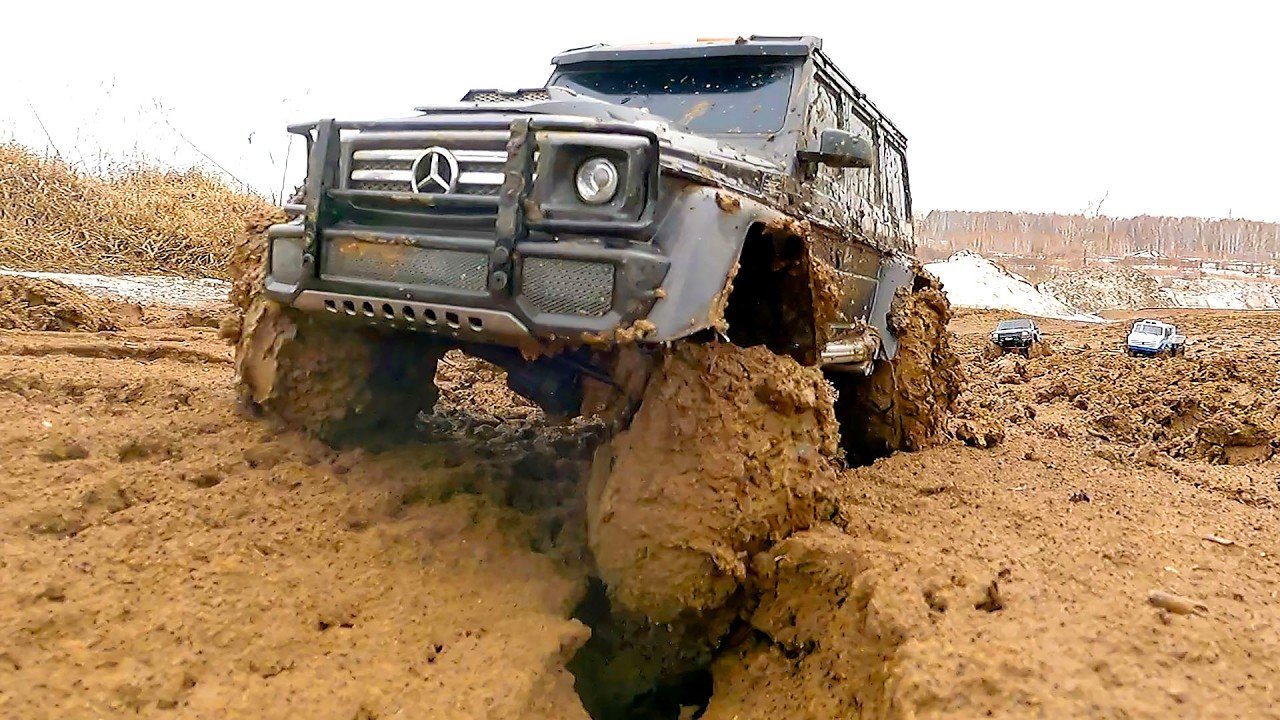 RC Cars Vs. STICKY MUD! 😱 Unimog, G63 & Jeep In An EPIC Battle! 💪