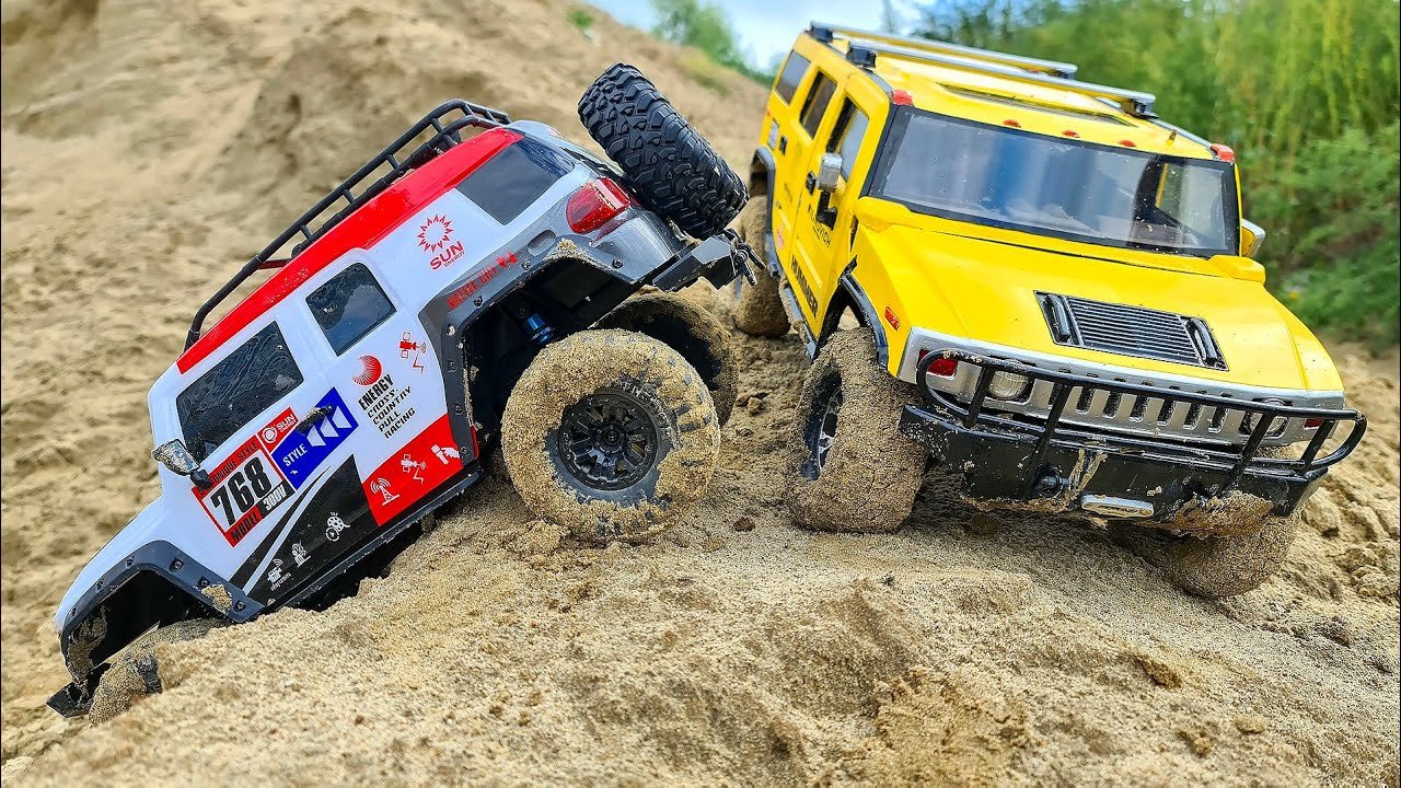 🚙💨 RC Sand Blast! Hummer H2 Vs Toyota FJ Cruiser — Wet Dunes Speed Race ...